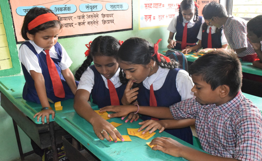 मराठीवर हिंदीचं आक्रमण, आता पहिलीपासूनच हिंदी भाषा सक्तीची - Daily ...